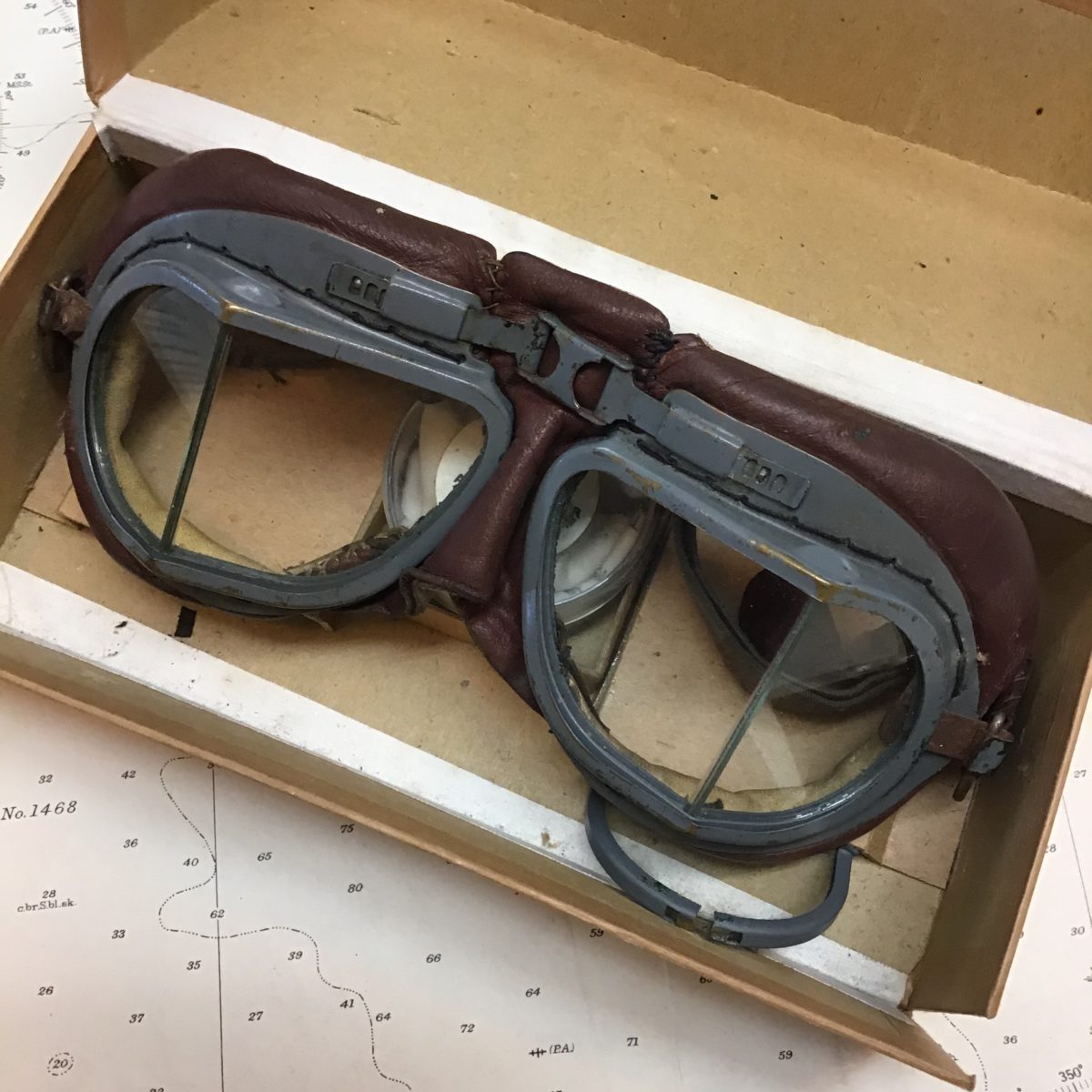 WWII RAF Flying Goggles Mk.VIII in original box - On The Square Emporium
