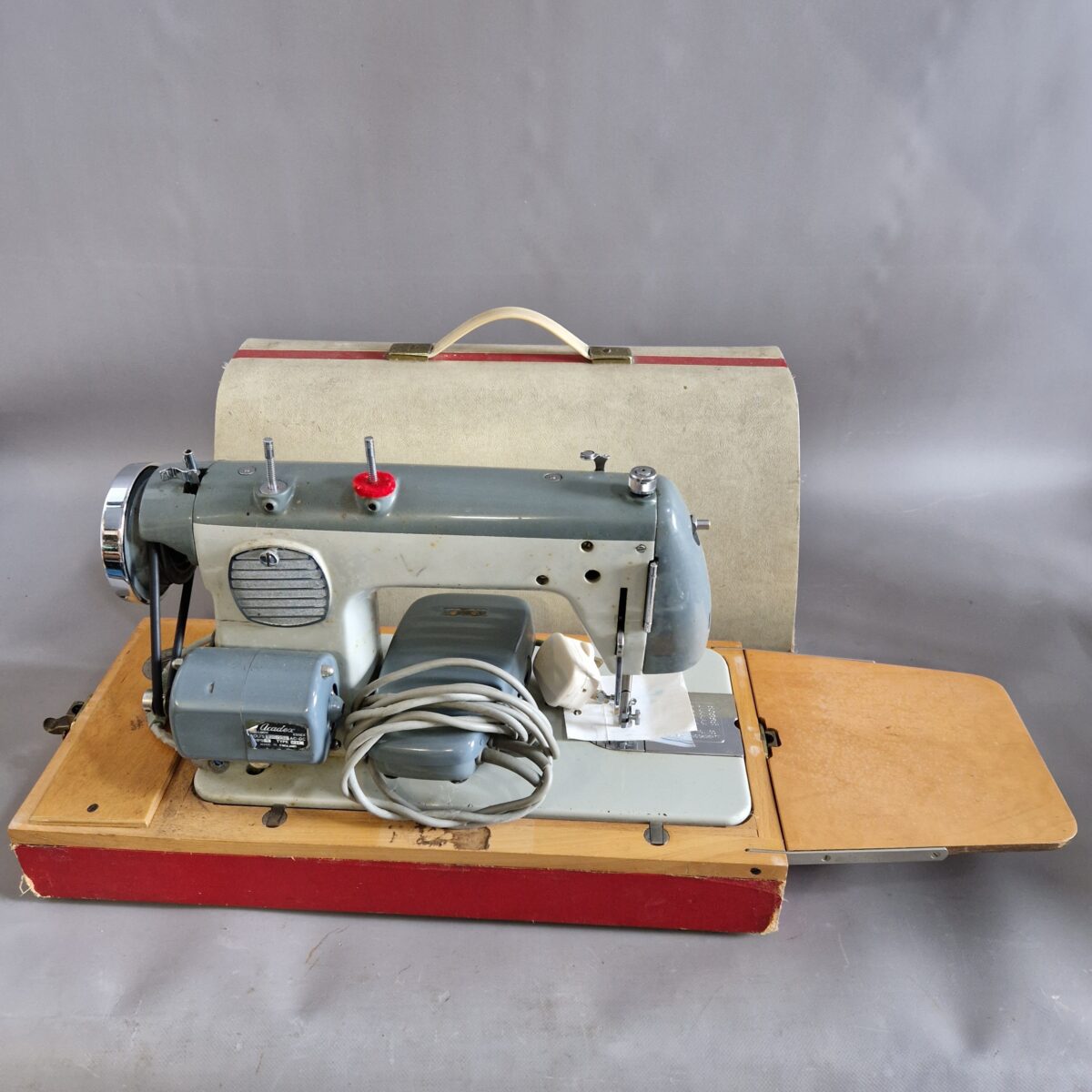 Jones portable sewing machine - On The Square Emporium