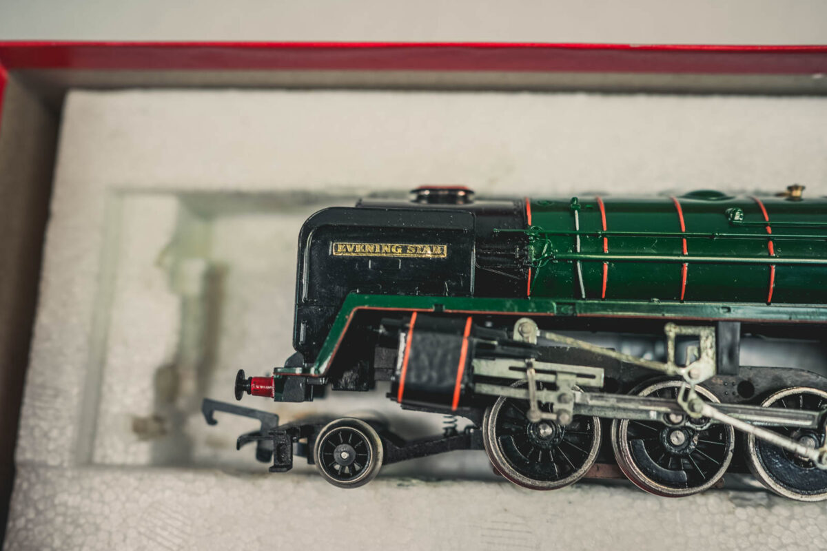 Hornby 'Silver Seal Locomotive Evening Star' Model Train - On The ...