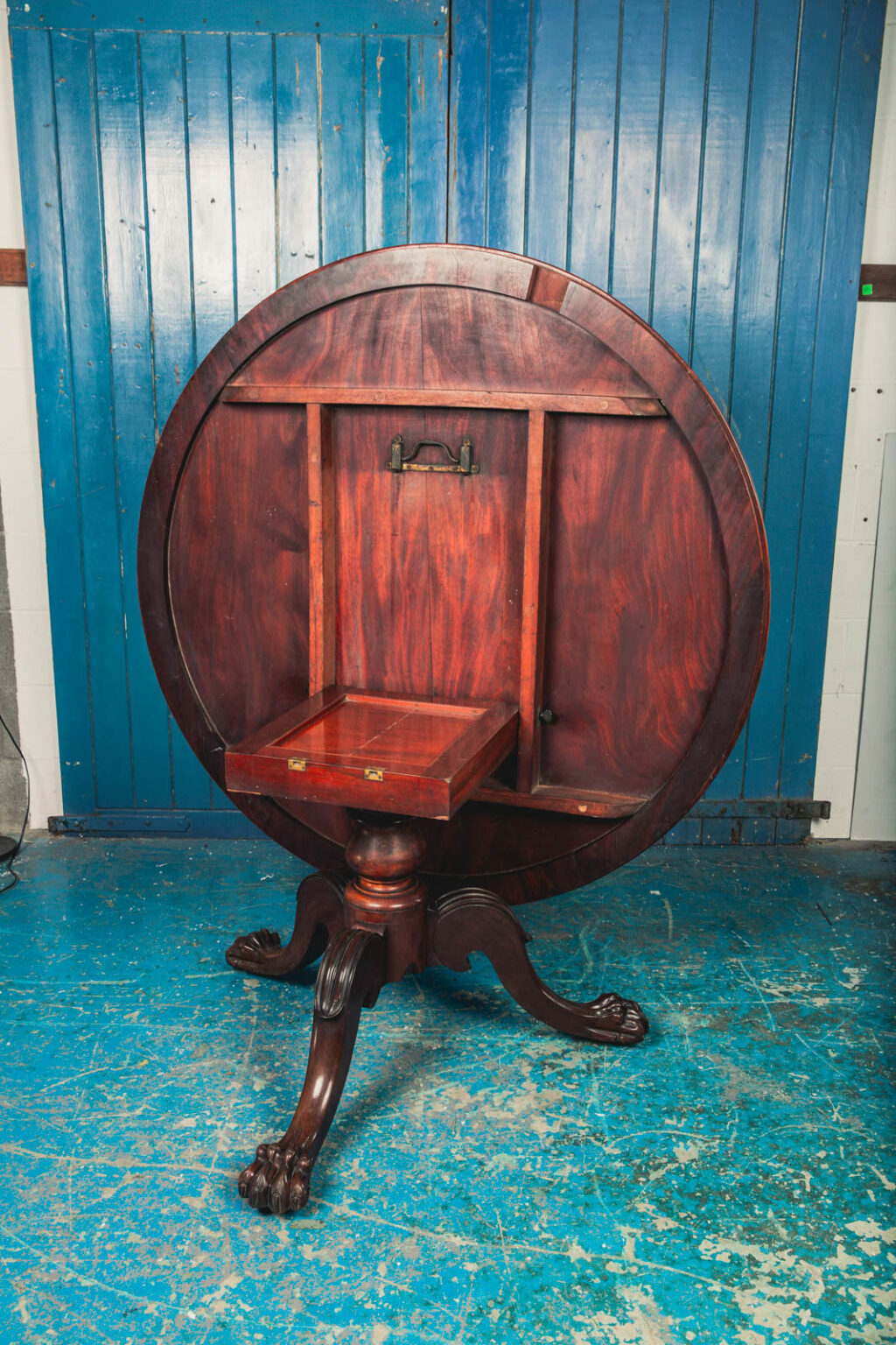 Irish Georgian Tilt-top Table - On The Square Emporium