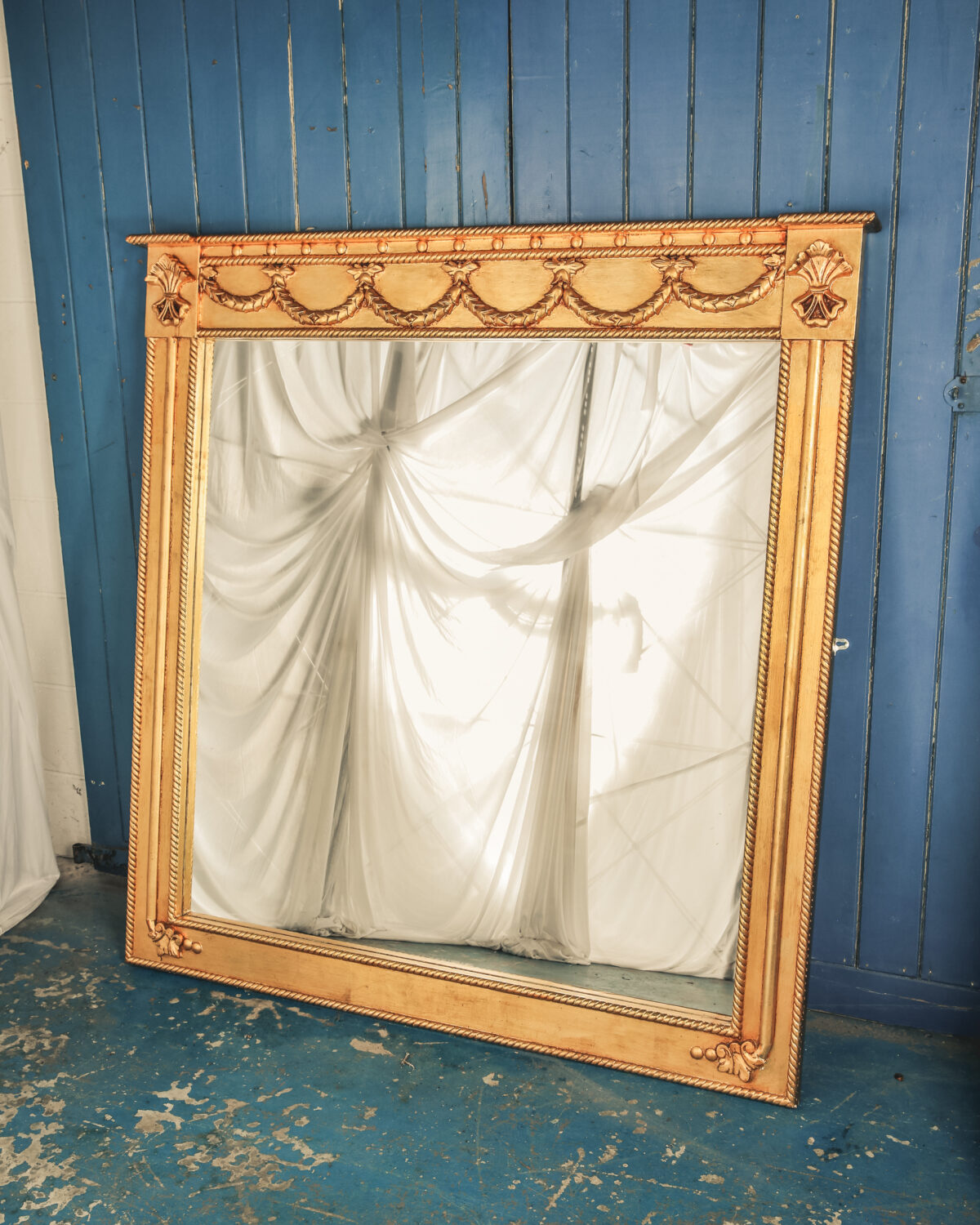 MR004 Georgian-style Gilt Mirror - On The Square Emporium