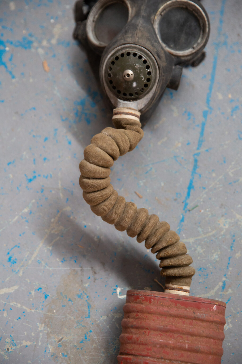 MT014 WWII No. 4 Gas Mask - On The Square Emporium
