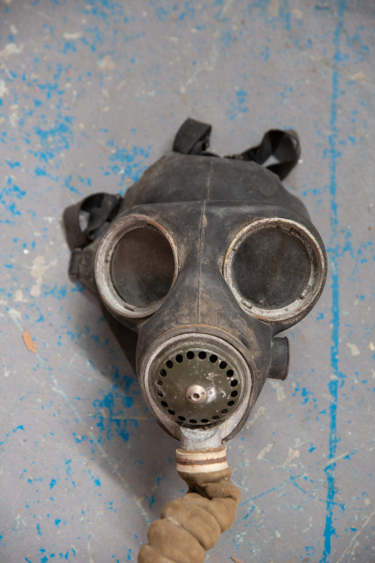 MT014 WWII No. 4 Gas Mask - On The Square Emporium