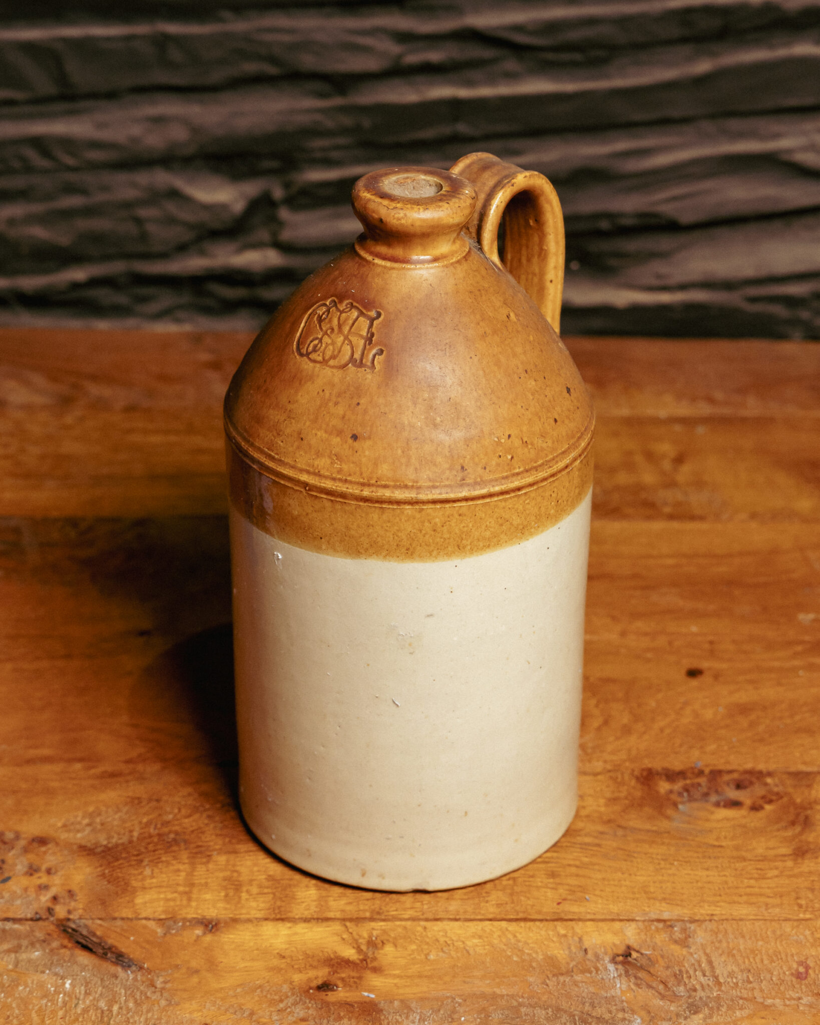 Stoneware Flagon with Emblem [sw147] - On The Square Emporium