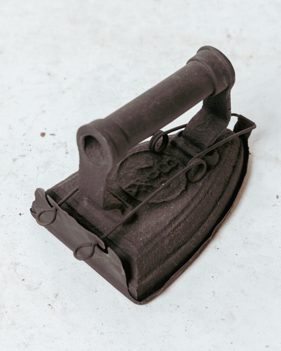 MT060 Antique Sad Iron - On The Square Emporium