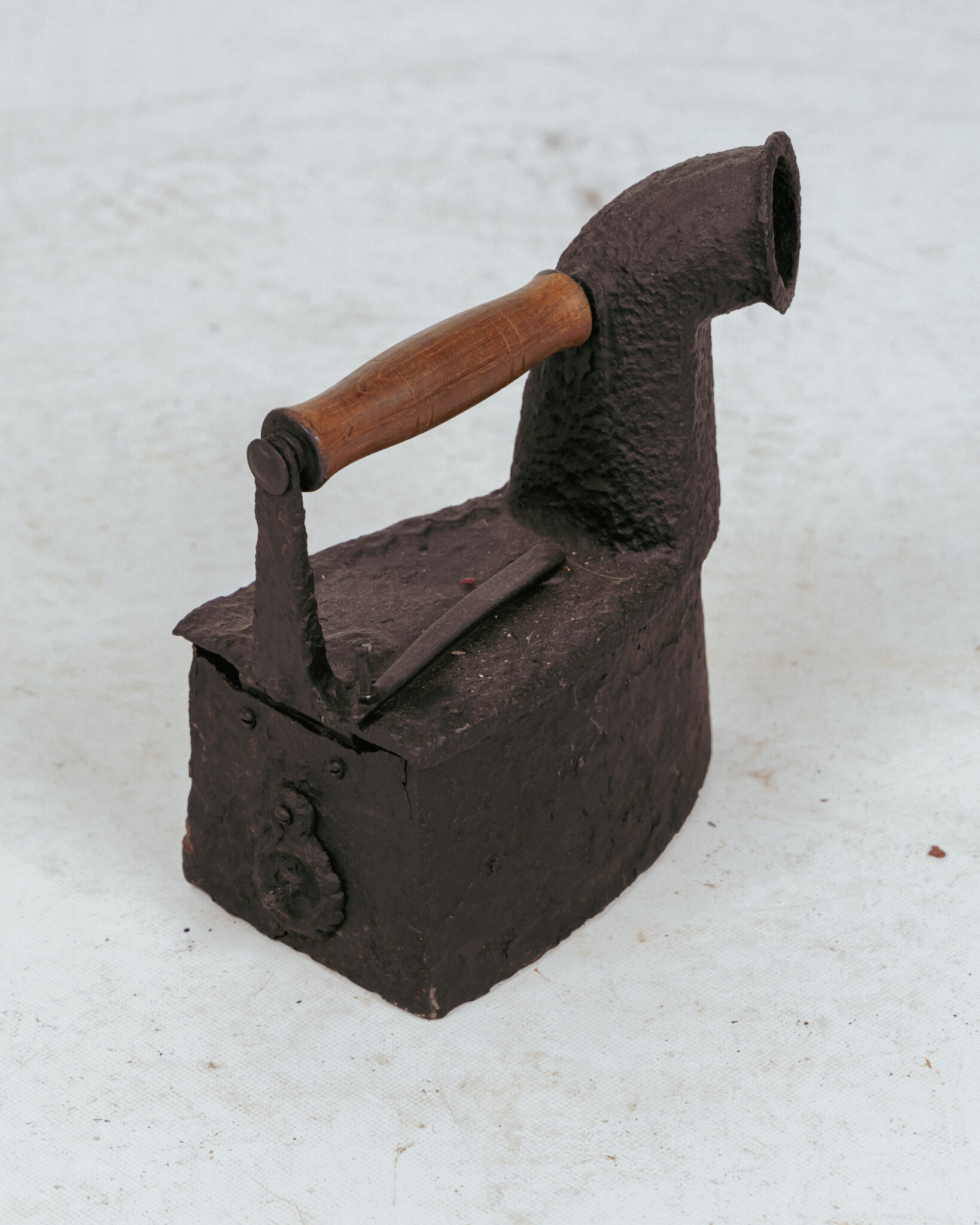 MT053 Victorian Coal Iron - On The Square Emporium
