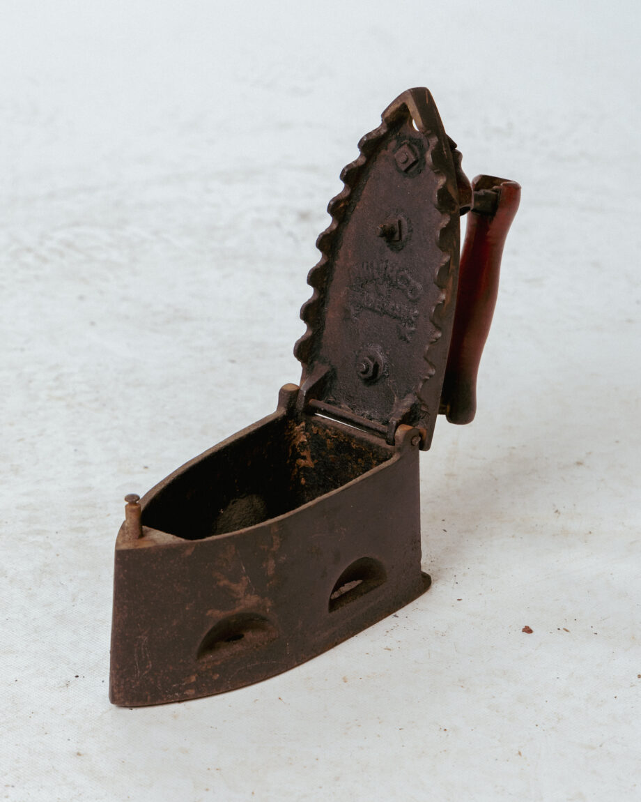 MT051 Victorian Coal Iron - On The Square Emporium