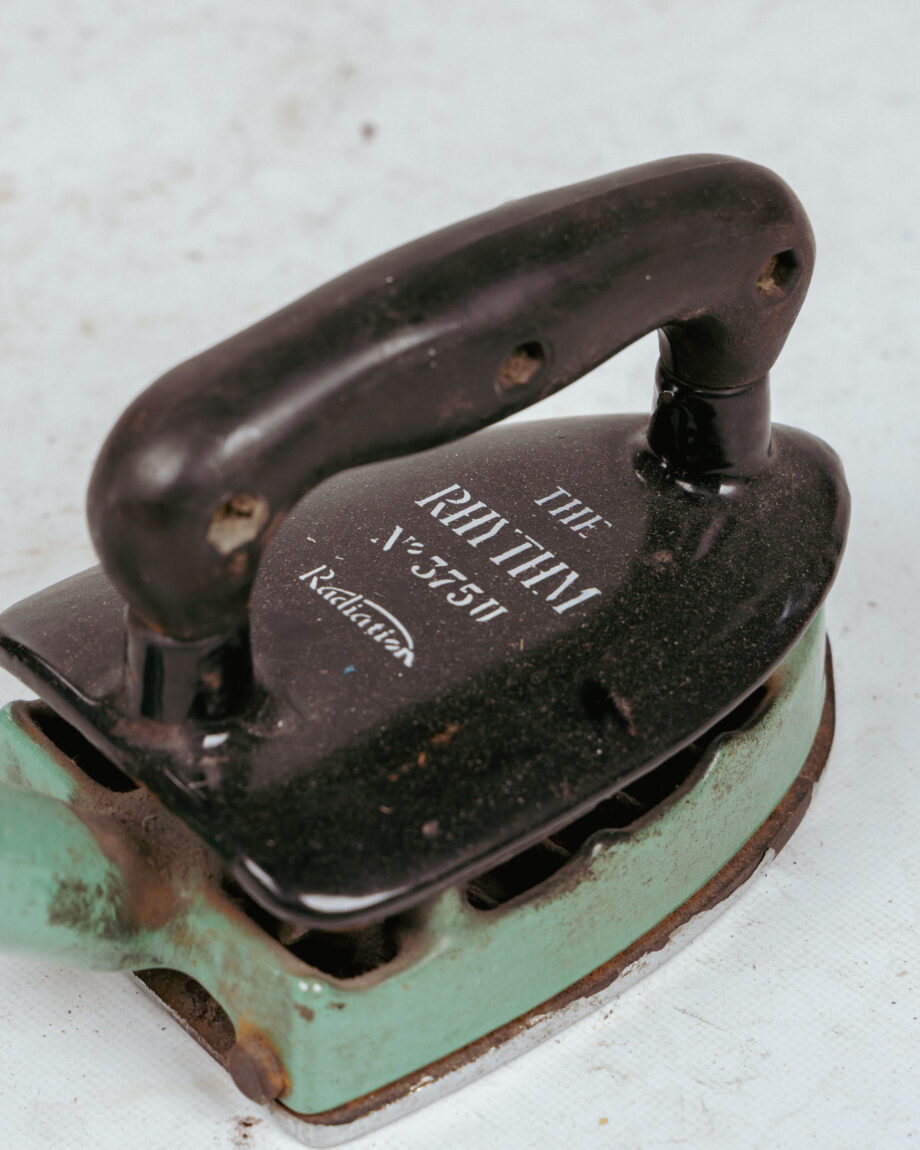 MT065 Vintage 'Rhythm' Gas Iron - On The Square Emporium
