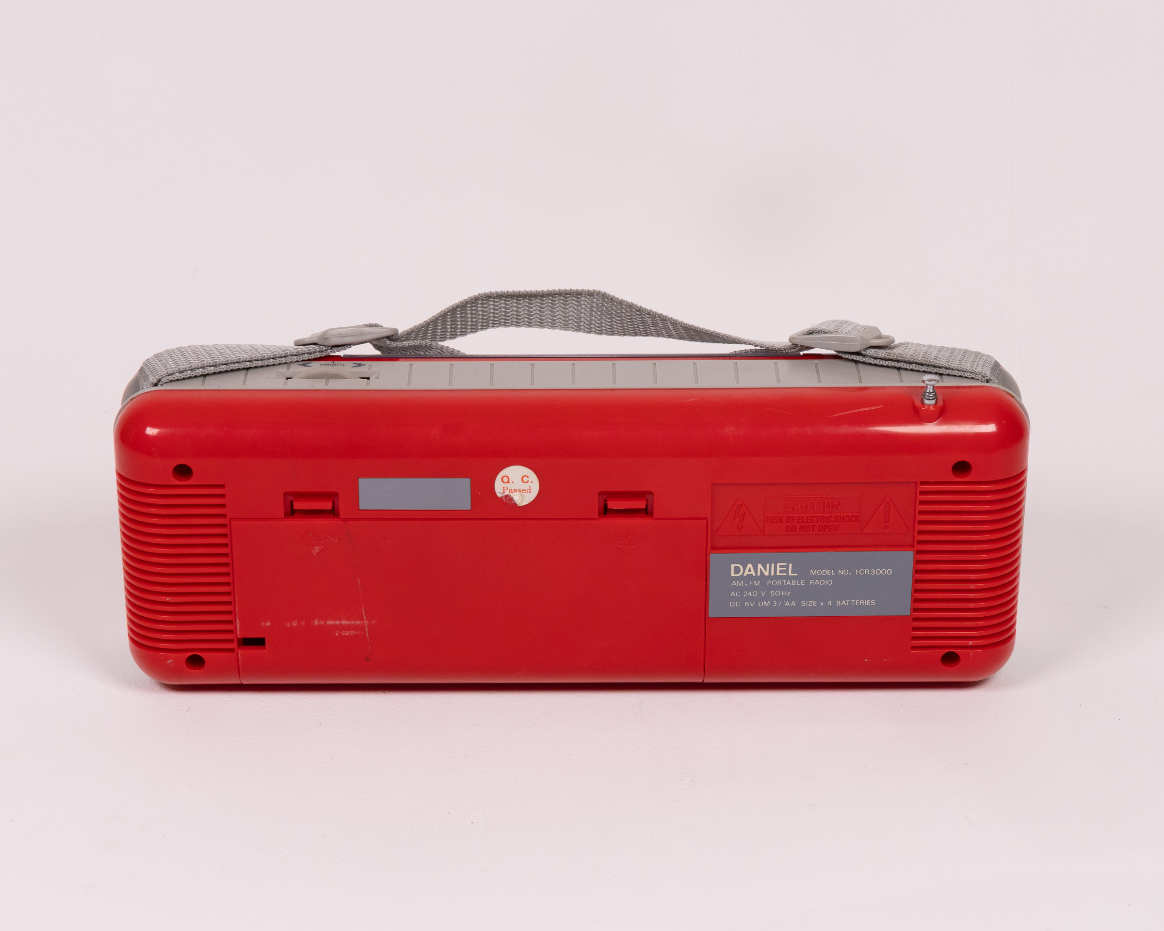 Daniel TCR3000 Plastic Radio with Carry Strap - On The Square Emporium