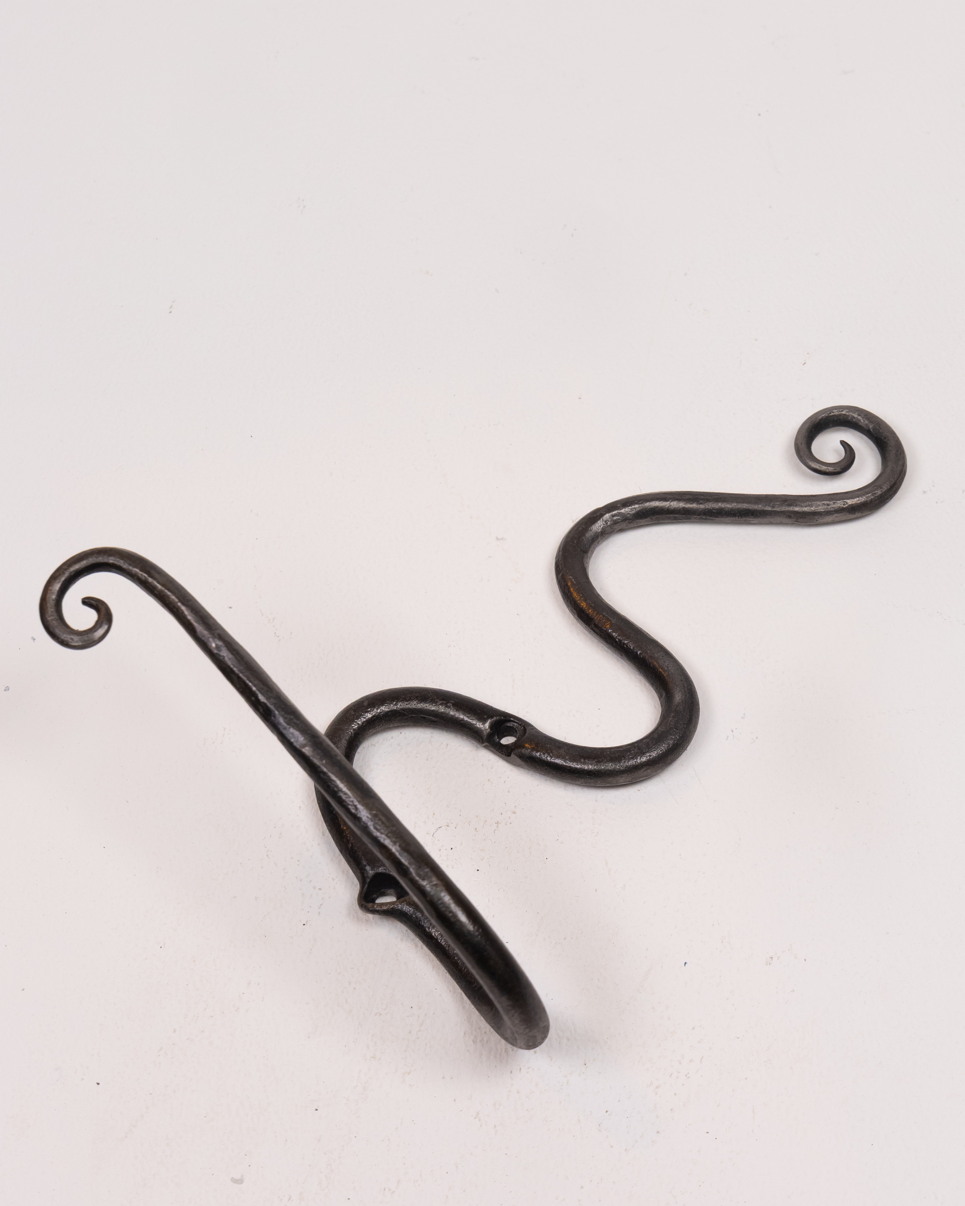 Dalriada Forge Steel Toilet Roll Holder with Hand-Forged Design - On ...